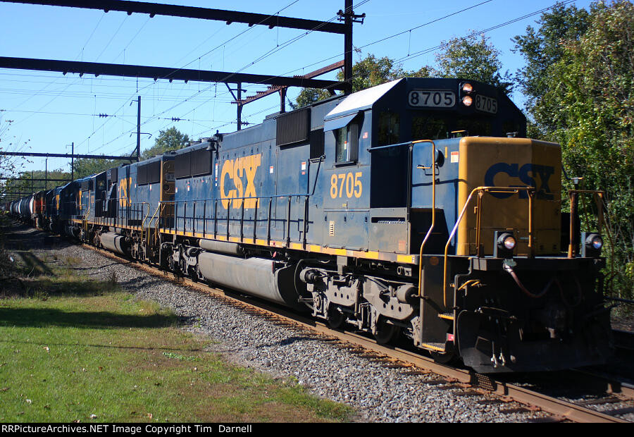 CSX 8705, 8723, 8815, 2559, BNSF 4305 on Q418-15
